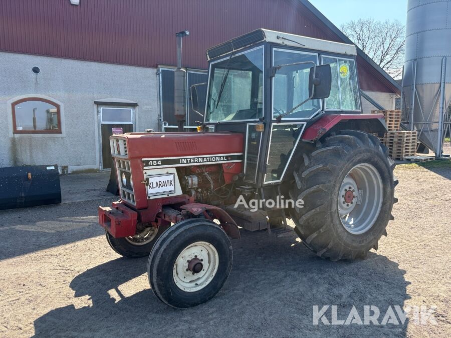 Prodaje se International 484 traktor točkaš na aukciji