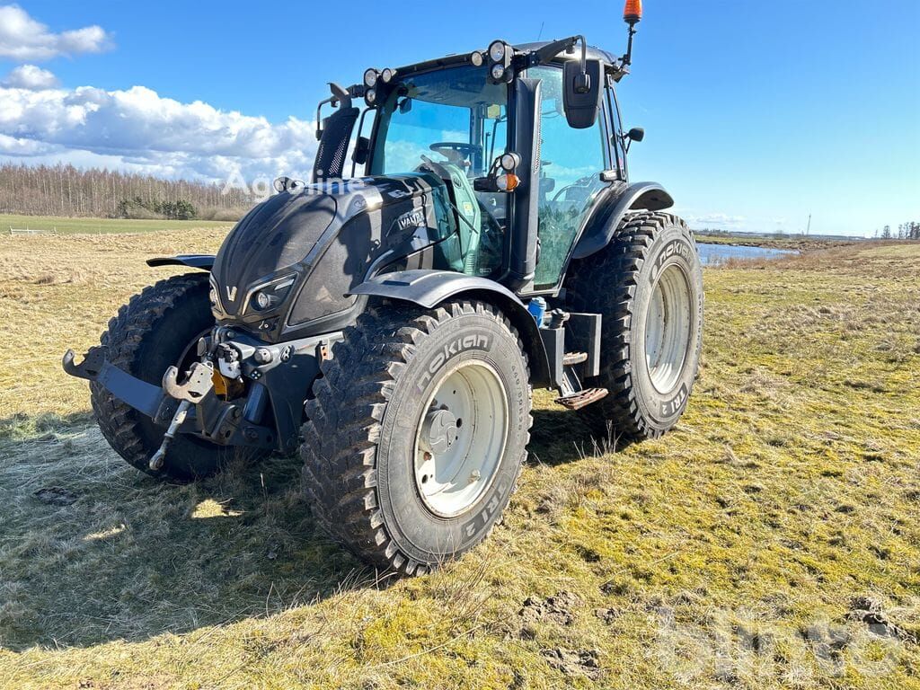 Prodaje se Valtra N124 traktor točkaš na aukciji