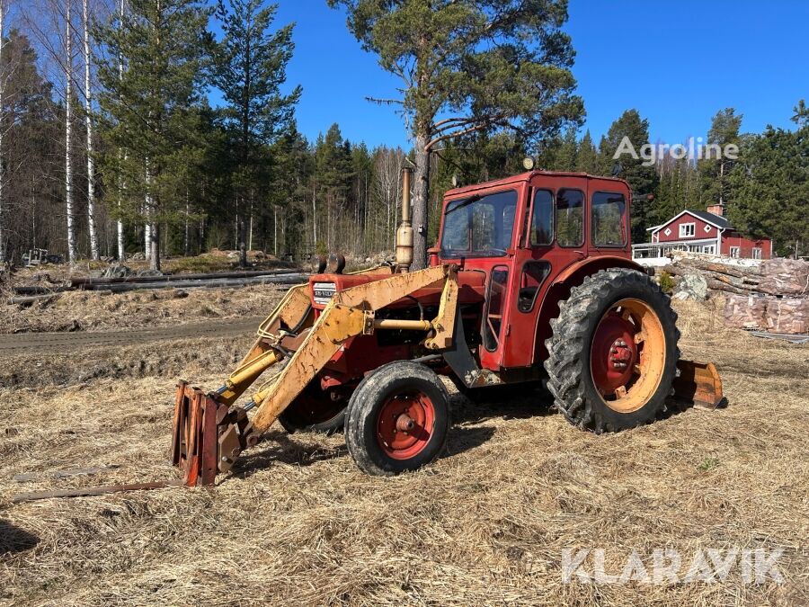 Prodaje se Volvo 600 traktor točkaš na aukciji