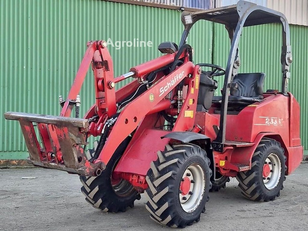 Schäffer 2336 traktor točkaš