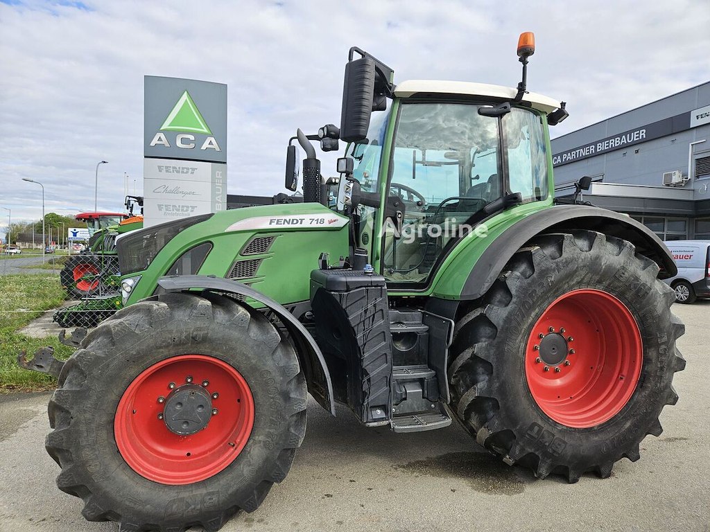 Fendt 718 Vario traktor točkaš