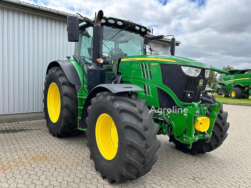 John Deere 6215R traktor točkaš
