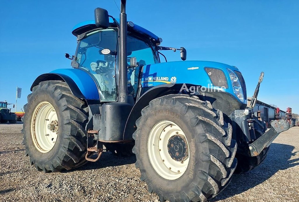 New Holland T 7.220 Autocommand traktor točkaš