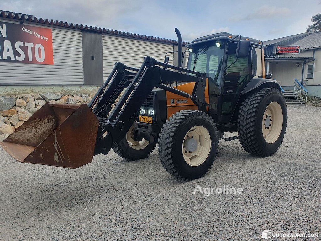 Prodaje se Valmet 865 4x4 with front loader, Siilinjärvi traktor točkaš na aukciji