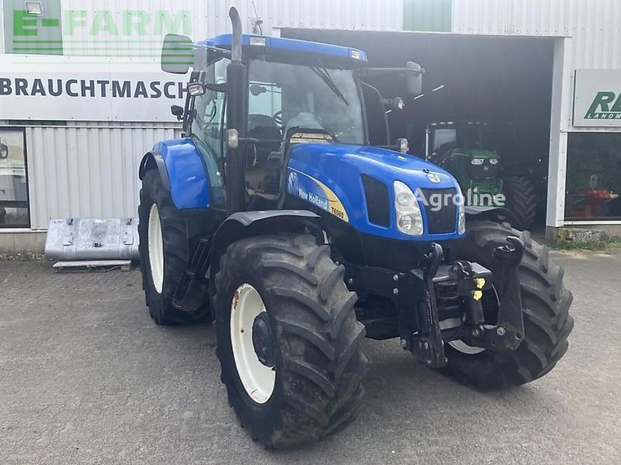 New Holland t 6080 traktor točkaš