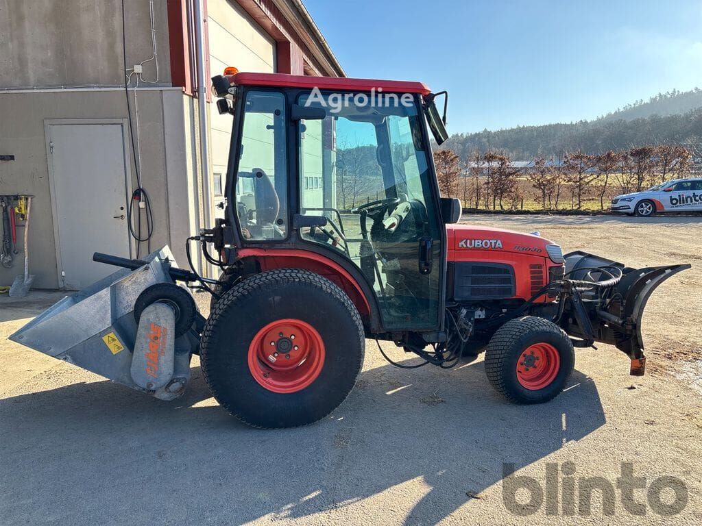 Prodaje se Kubota B3030 mini traktor na aukciji