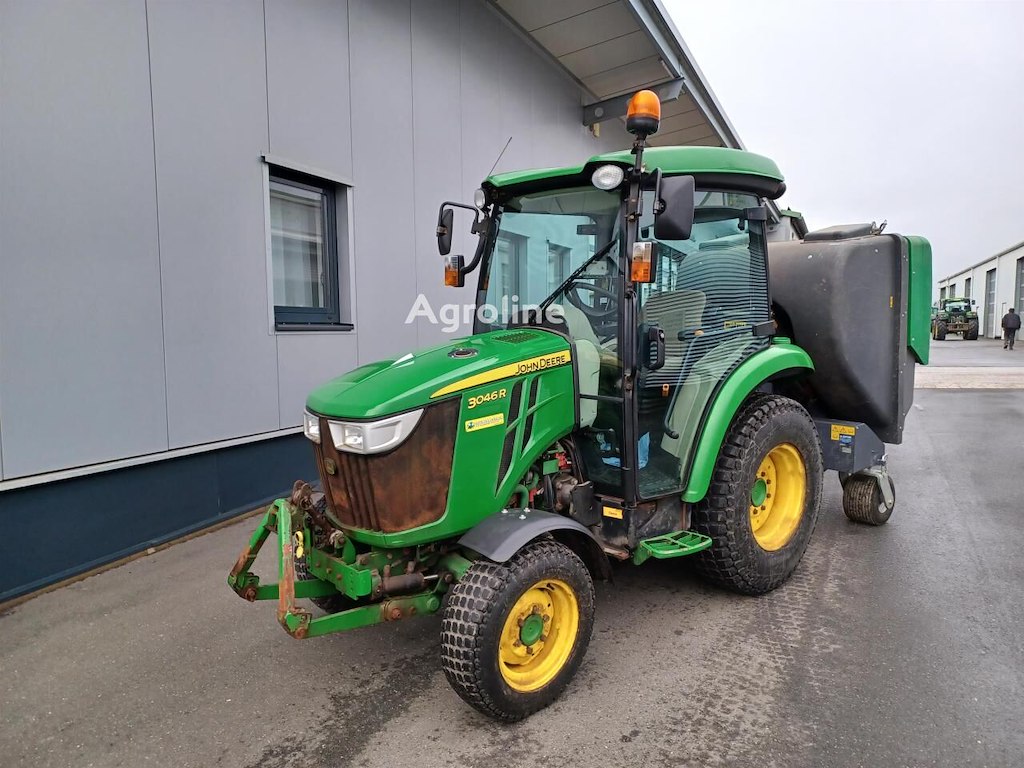 John Deere John Deere 3046R mototraktor