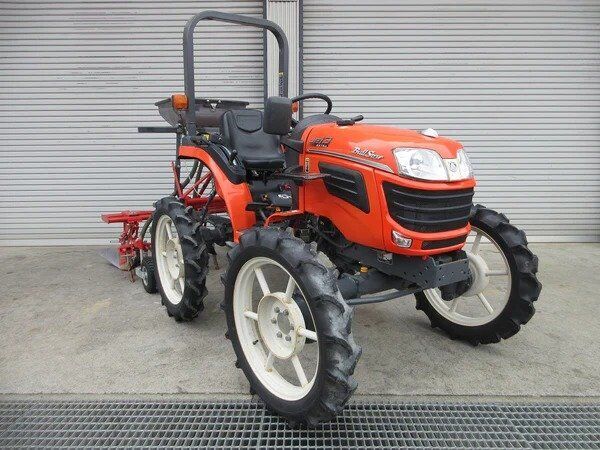 Kubota TRACTOR(Kubota) mototraktor