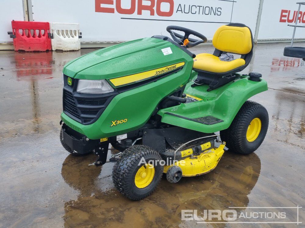 Prodaje se John Deere X300 traktor kosilica na aukciji