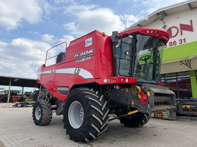 Laverda M306 4x4 kombajn za žito