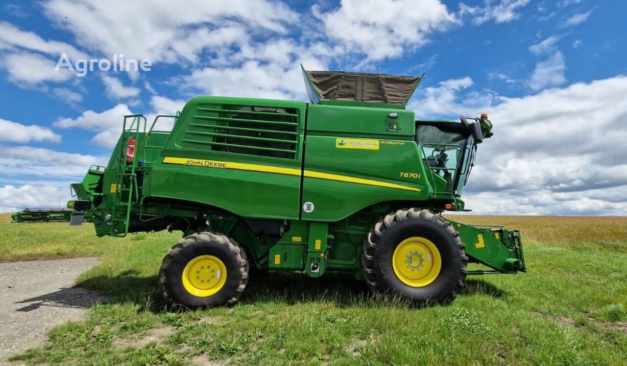 Novi John Deere T670i HM ProDrive kombajn za žito