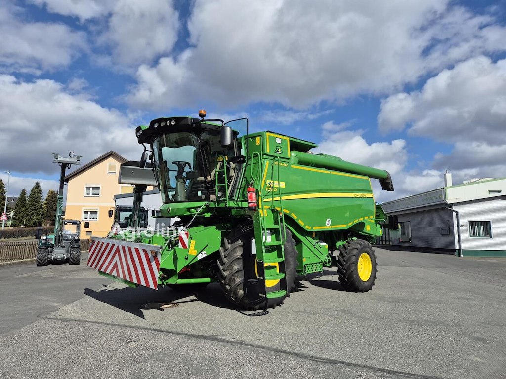 John Deere T550 Hillmaster kombajn za žito