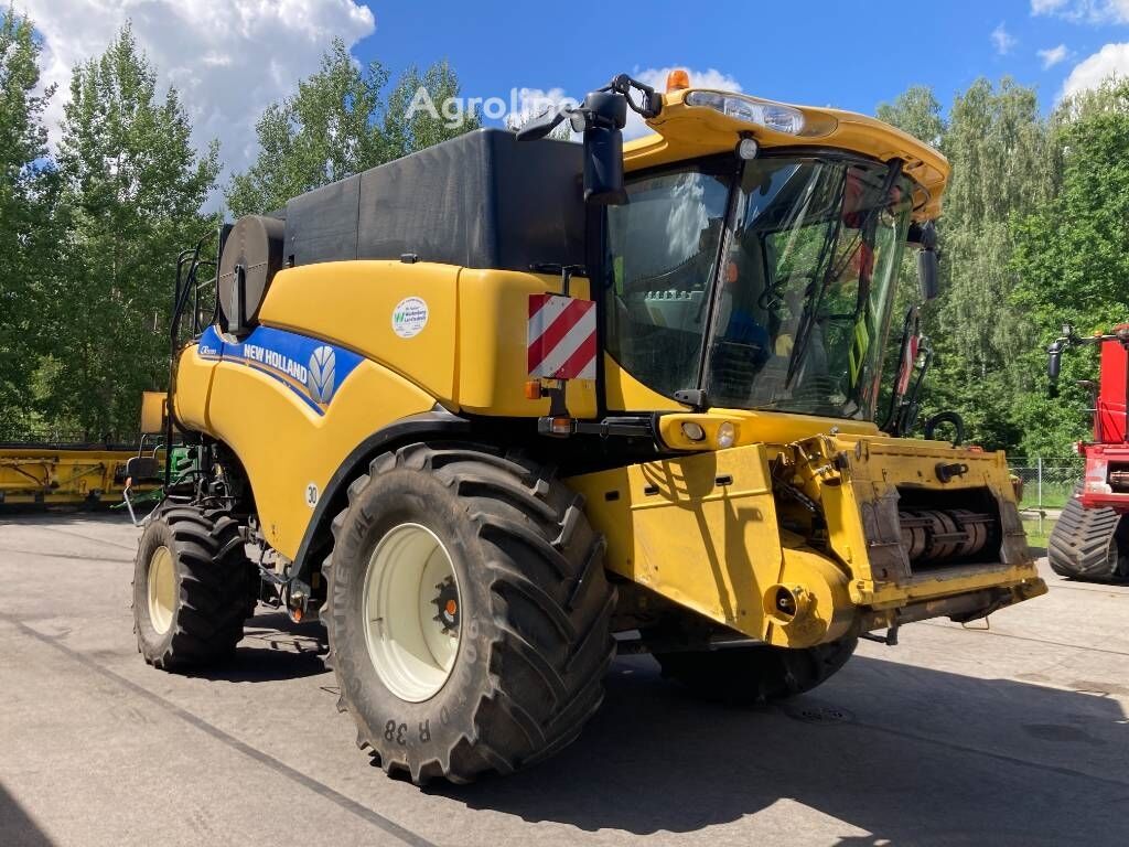 New Holland Cr-9090 kombajn za žito
