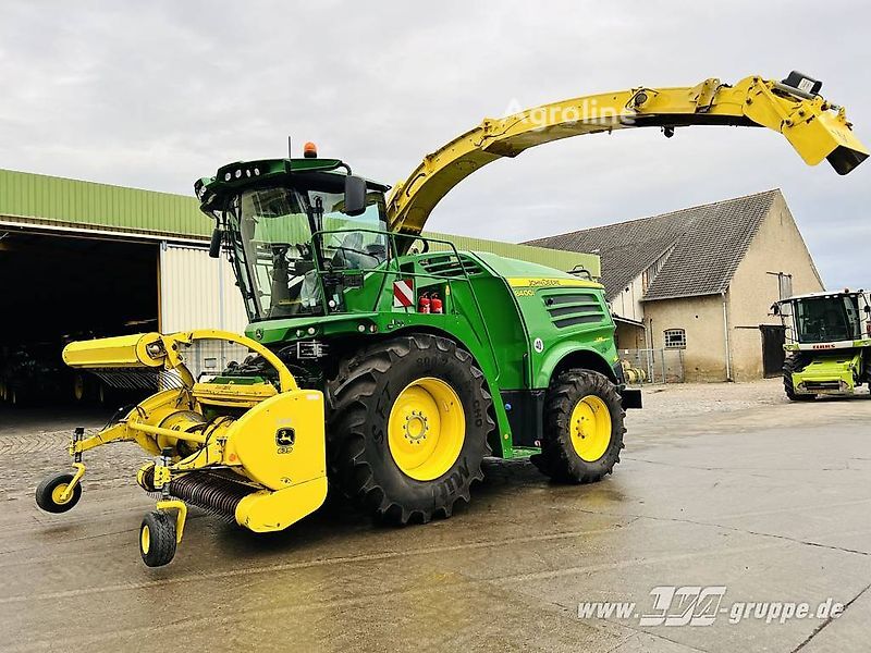 John Deere 8400 krmni kombajn