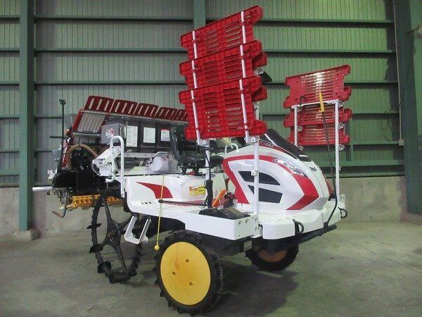 Yanmar RICE TRANSPLANTER(Yanmar) sadilica rasada