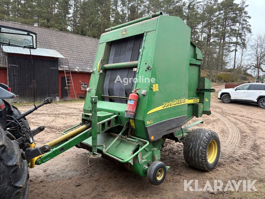 Prodaje se John Deere 592 balirku za okrugle bale na aukciji