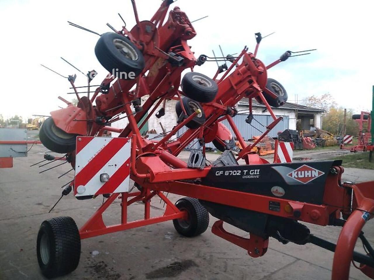 Kuhn GF 8702T-G2 Digidrive prevrtač sena