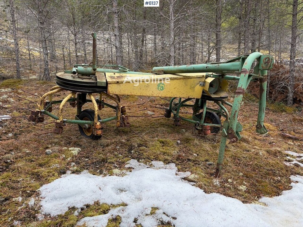 Høyrive Høyrive prevrtač sena