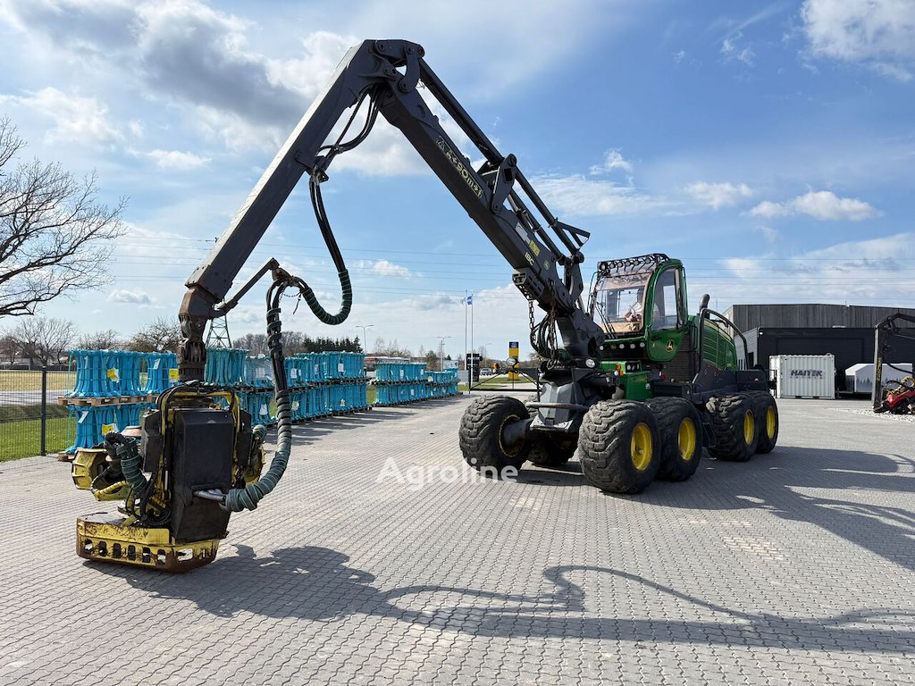 John Deere 1270 G harvester