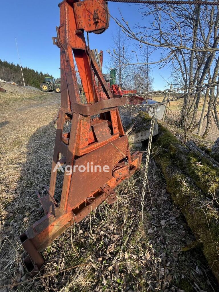 Prodaje se vitlo za drva na aukciji