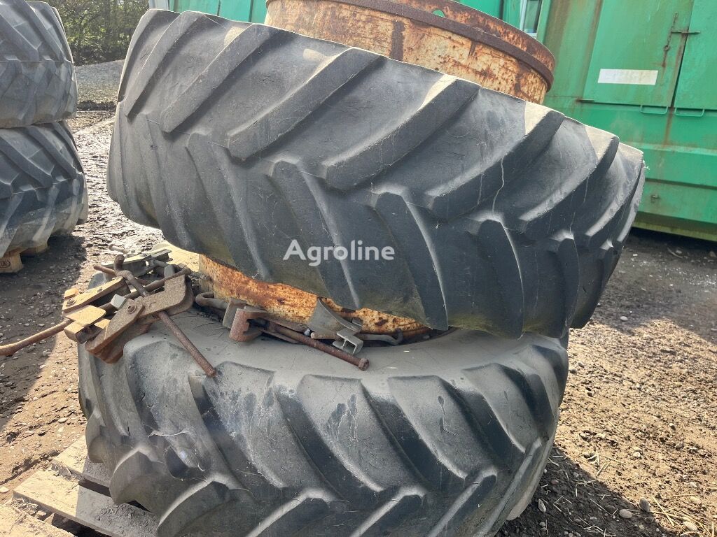 Prodaje se Traktor dæk /tvilling montering 600/65 R 38 točak na aukciji