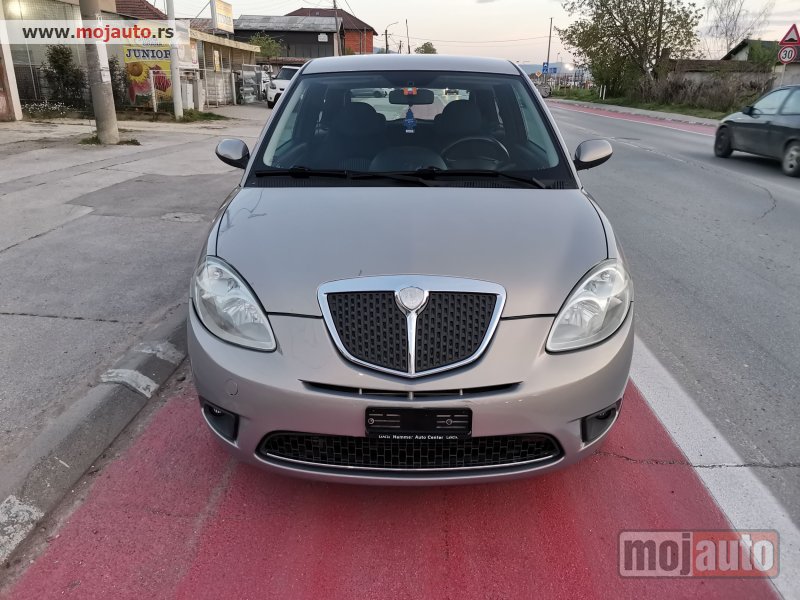 Lancia Ypsilon 1.4 16v CH