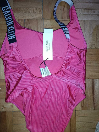 CALVIN KLEIN jednodelni roze kupaci NOVO