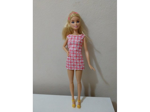 Mattel barbie lutka u žutim sandalama
