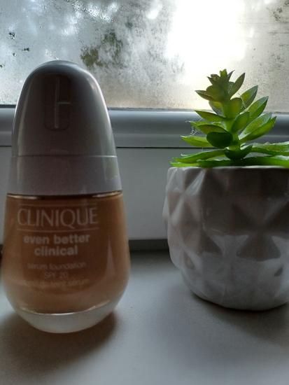 CLINIQUE "EVEN BETTER" ✨️ TEČNI PUDER