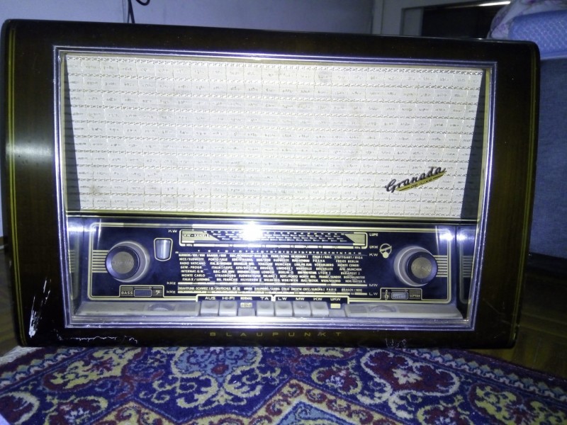 FM (UKT) BLAUPUNKT GRANADA DE LUXE-TYP 2330, lampaš
