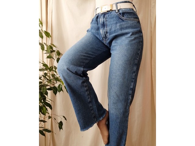 ZARA high-waisted straight leg fit farmerice