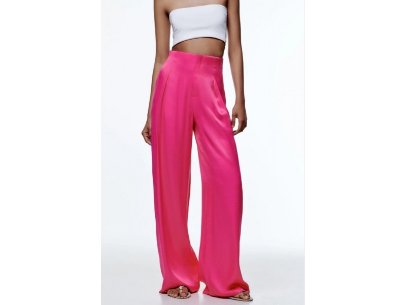 Zara pantalone Novo sa etiketom M