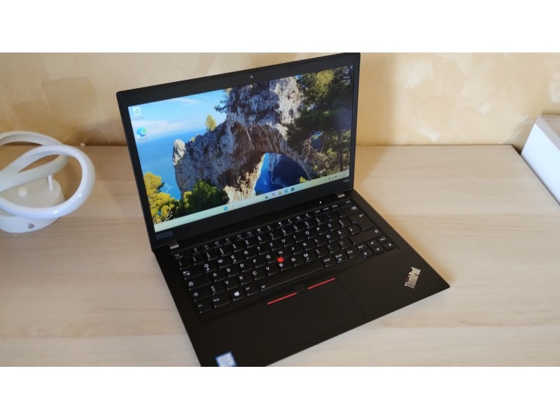 Lenovo ThinkPad T490s 14''.i5-8365U.8GB .256SSD