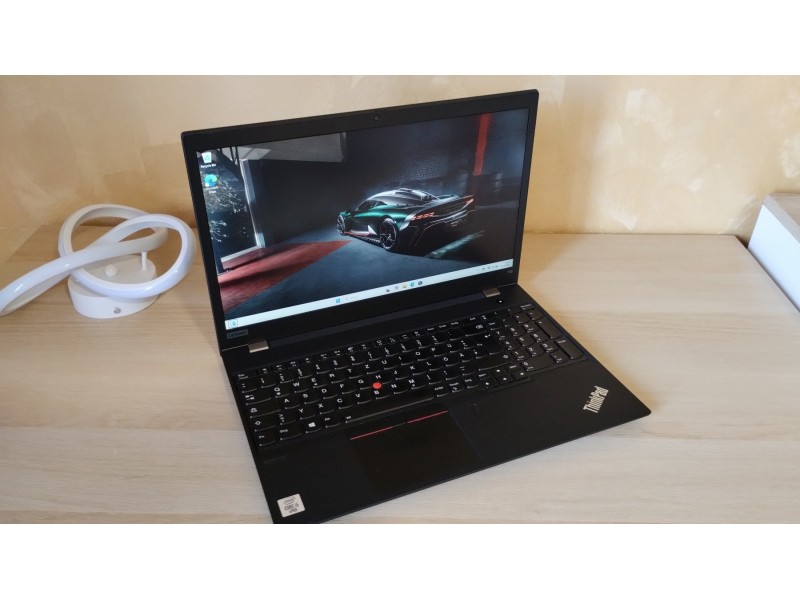 Lenovo T15.15.6'' i5-10310U .24gb 256 SSD
