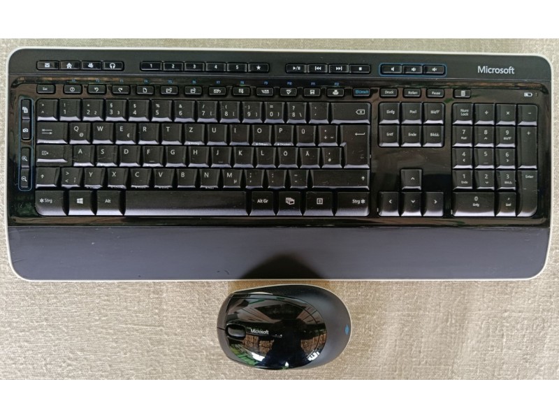Microsoft Wireless tastatura 3000 v2.0 i miš 5000