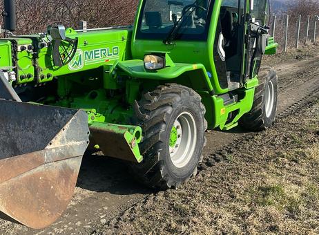 Loader Merlo P40.14P
