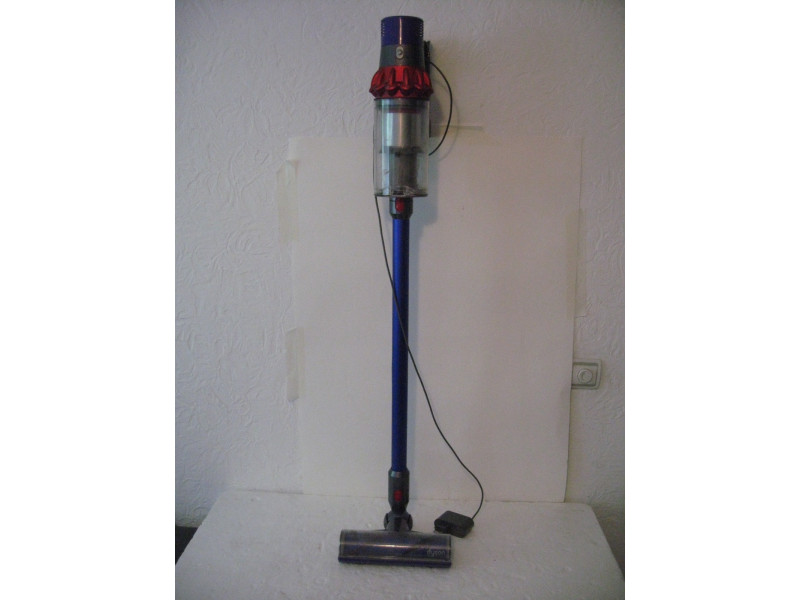 Dyson V10 (1) aku usisivač