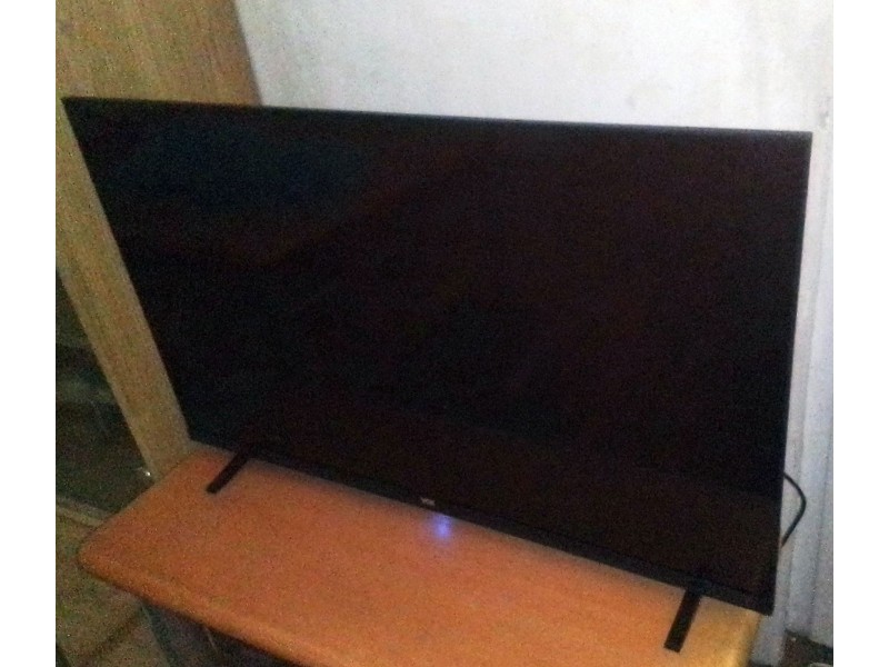 Prodajem VOX LED 32GOH080B televizor 32'' kupljen 2025
