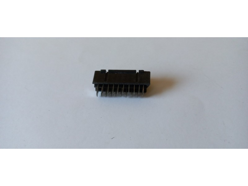 Scart utikač