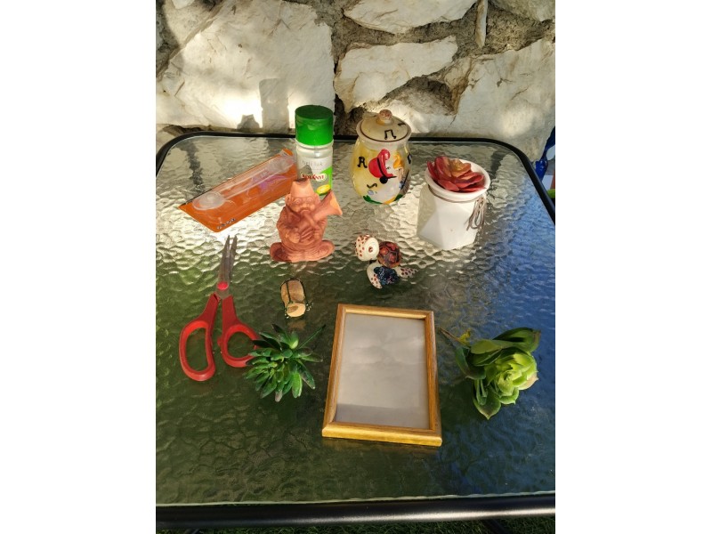 Veliki kućni lot dekora i praktičnih ukrasa