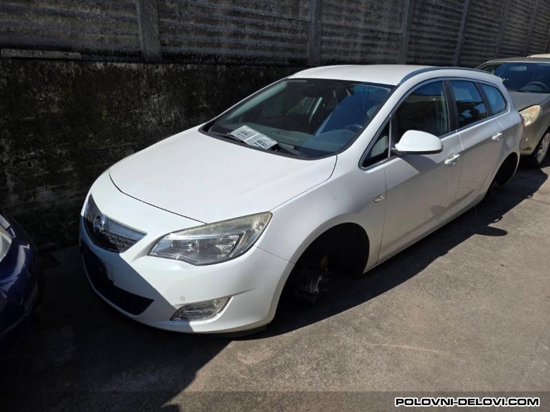 Opel Astra J Karoserijski Delovi 09-15