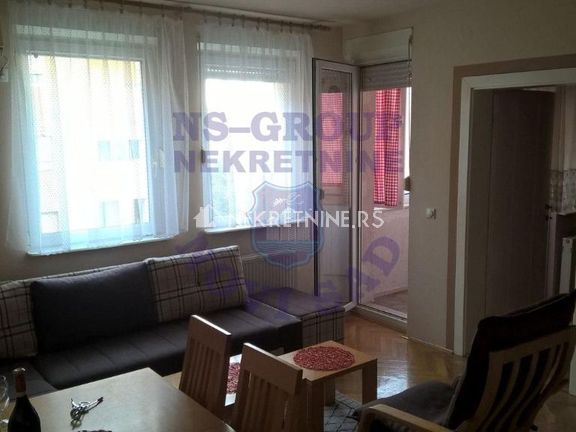 Izdaje se kompletno namešten dvosoban stan na Podbari, površine 46m².