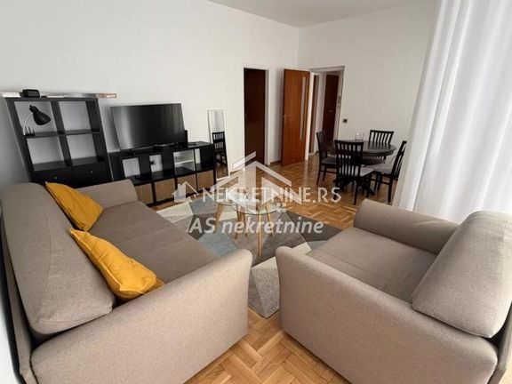 Vračar, Južni bulevar, 2.5 stan, 57m2, 680 EUR