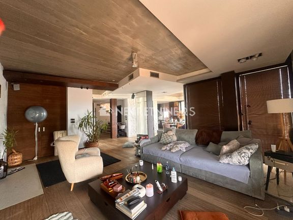 Voždovac / Banjica – Luksuzni duplex penthouse sa panoramskim pogledom, terasom i garažom