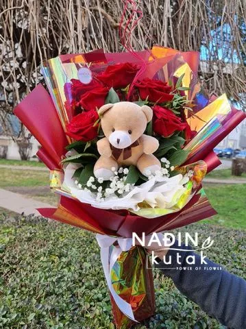 BUKET SA RED NAOMI RUŽAMA BU 176