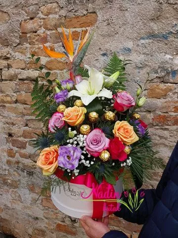 KUTIJA SA CVEĆEM K146