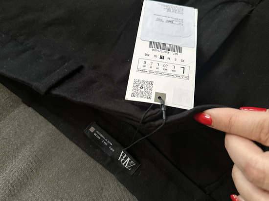 Zara pantalone nove