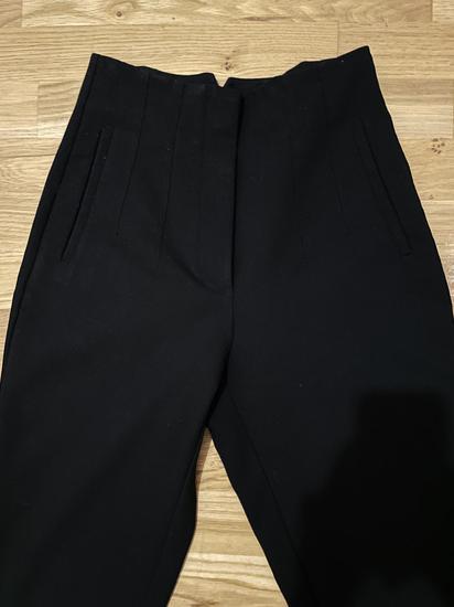 Zara crne pantalone