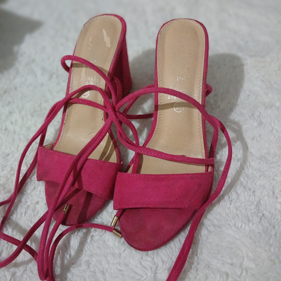 Stikle sandale