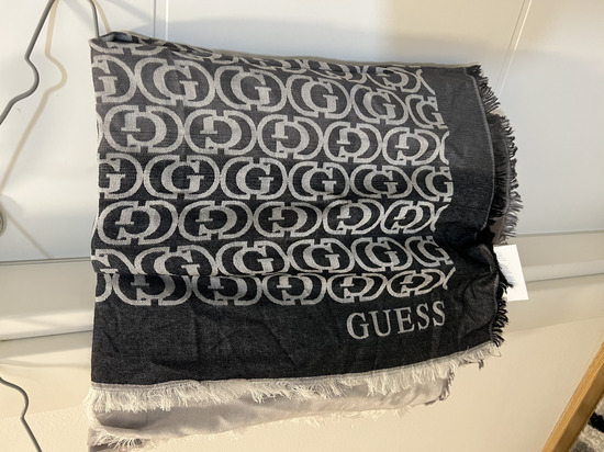 Guess esarpa